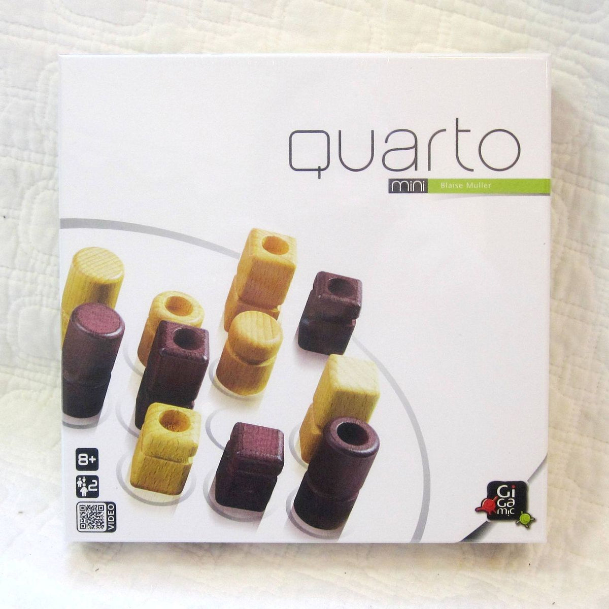 "Quarto" Mini, Portable Wooden Strategy Board Game, Ages 8+ – Dragonfly ...